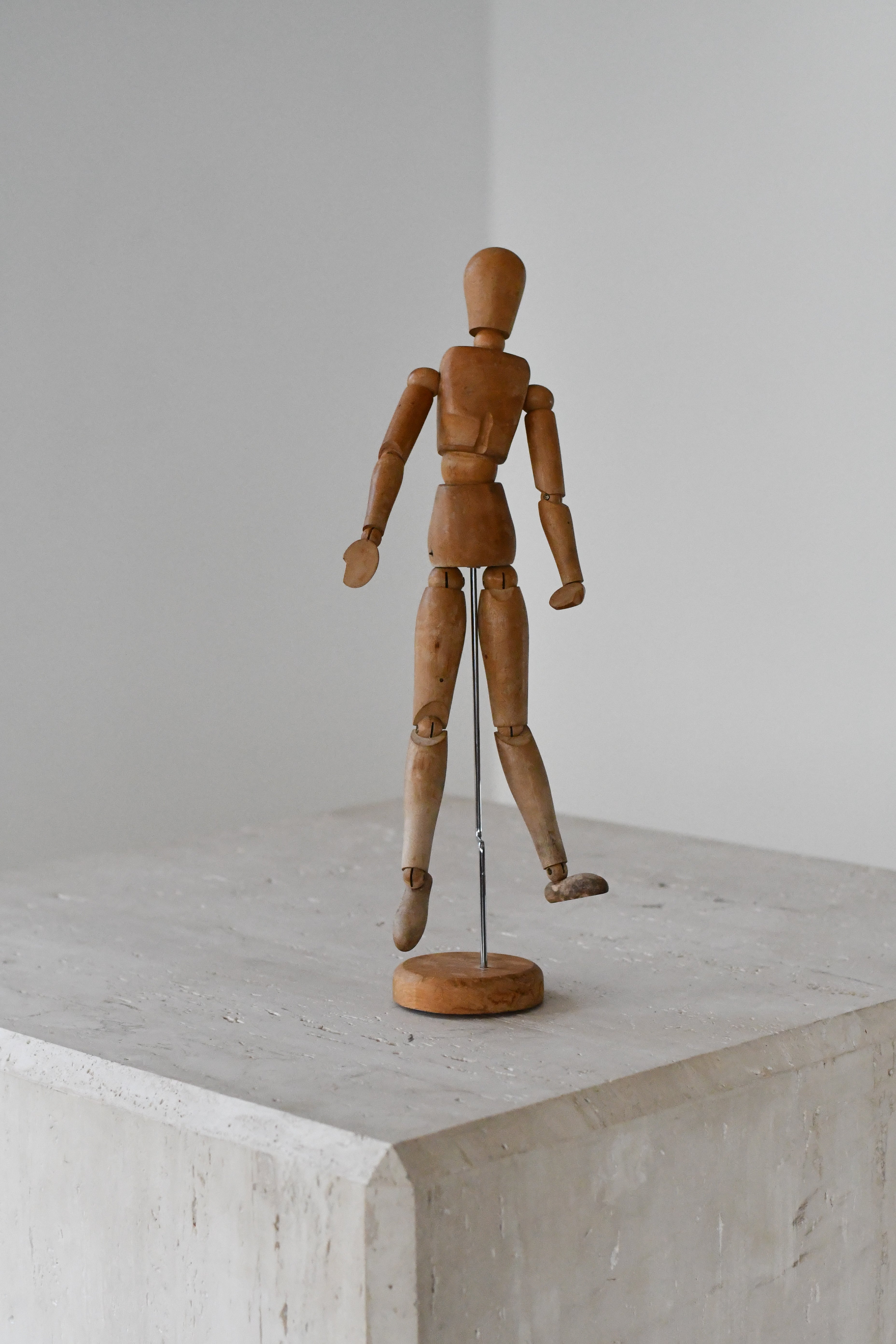 Articulated Artist’s Mannequin | Process Home